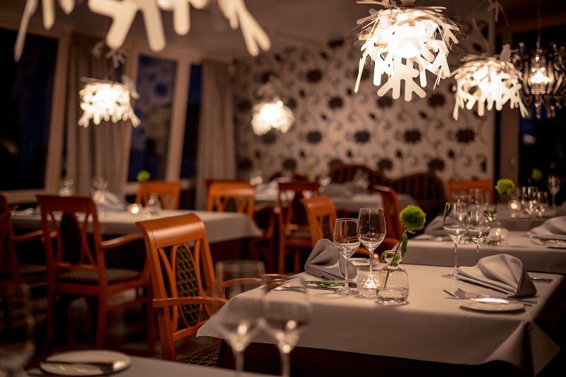 Maximilians Restaurant | BCOOL